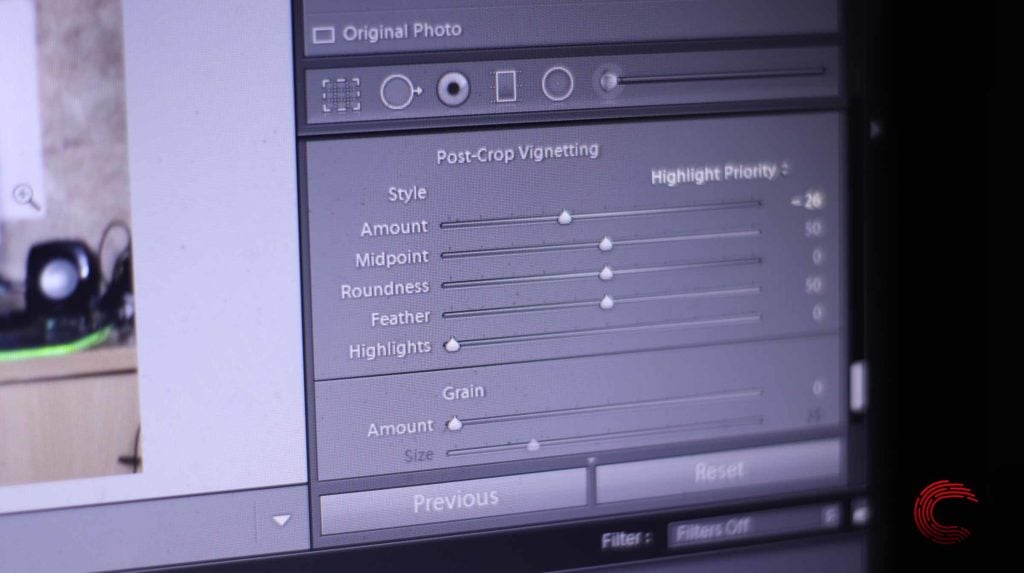 How to add vignette effect in Lightroom? Guide for PC and app