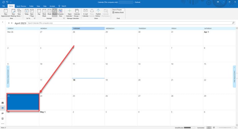 How to change the status on Outlook?