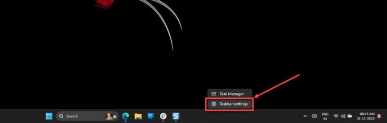 How to hide the taskbar in Windows 11?